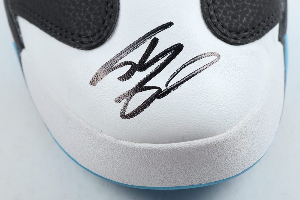 Shaquille O'Neal Signed Right Reebok Shaq Attaq Retro Shoe (Beckett ...