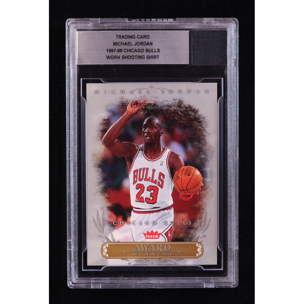 Michael Jordan 2007 Fleer Michael Jordan Award Winners #AW3 with Worn ...