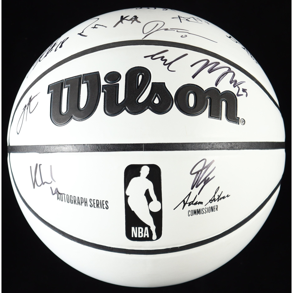 2023-24 Mavericks Basketball Team-Signed By (15) With Luka Doncic ...