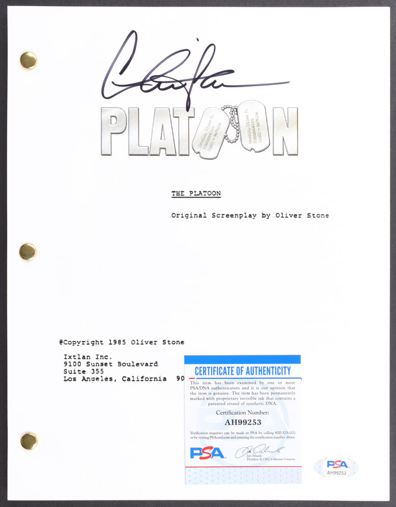 Charlie Sheen Signe "Platoon" Movie Script (PSA) | Pristine Auction