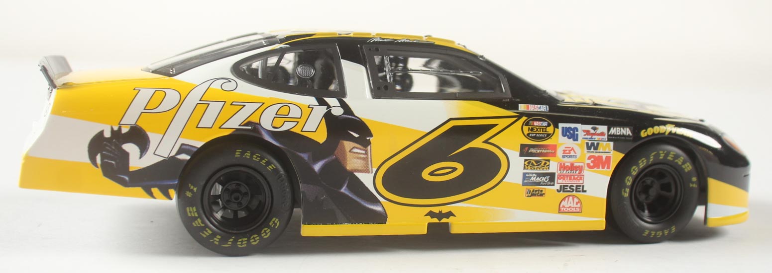 2004 Team Caliber Pit Stop Series Pfizer NASCAR 1:24 Scale Die-Cast ...