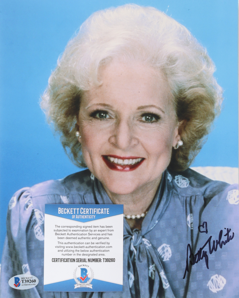Betty White Signed 8x10 Photo (Beckett) | Pristine Auction