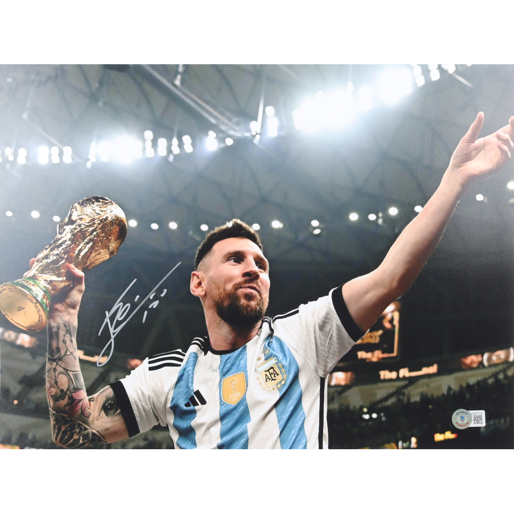 Lionel Messi Signed Argentina FC 12x16 Photo (Beckett) | Pristine Auction