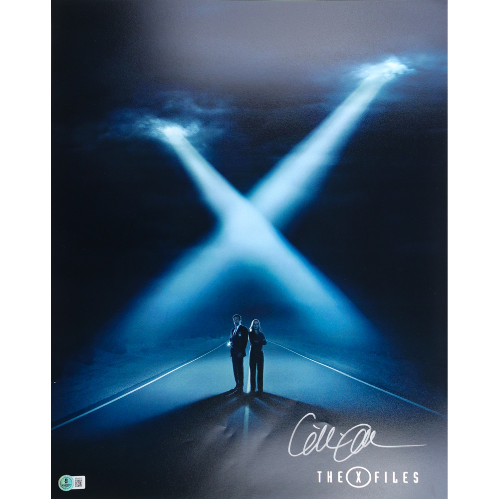Gillian Anderson Signed "X-Files" 16x20 Photo (Beckett) | Pristine Auction