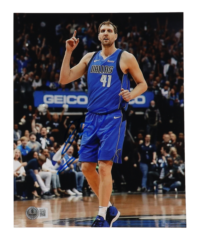 Dirk Nowitzki Signed Mavericks 8x10 Photo (Beckett) | Pristine Auction