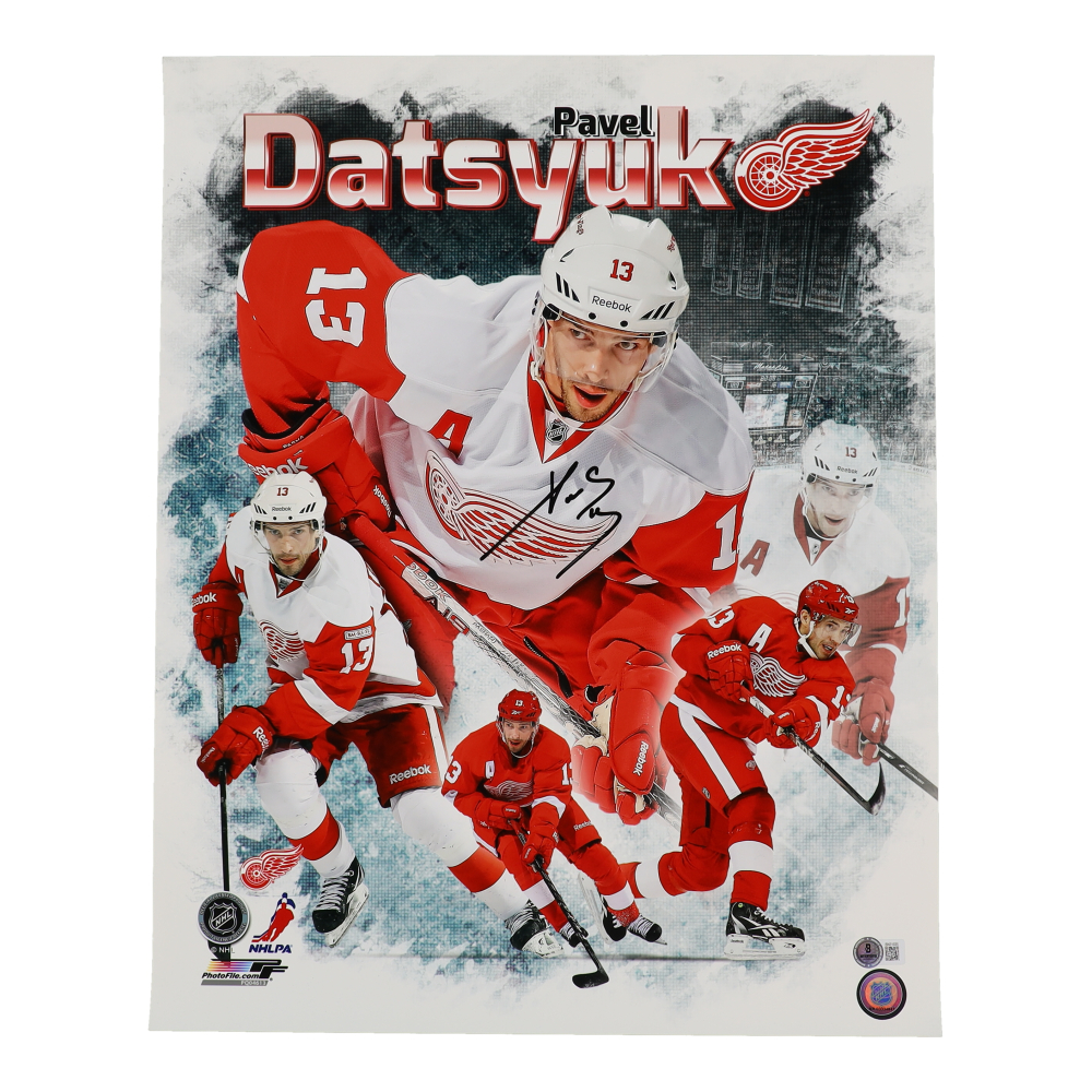 Pavel Datsyuk Signed Red Wings 16x20 Photo (Beckett) | Pristine Auction