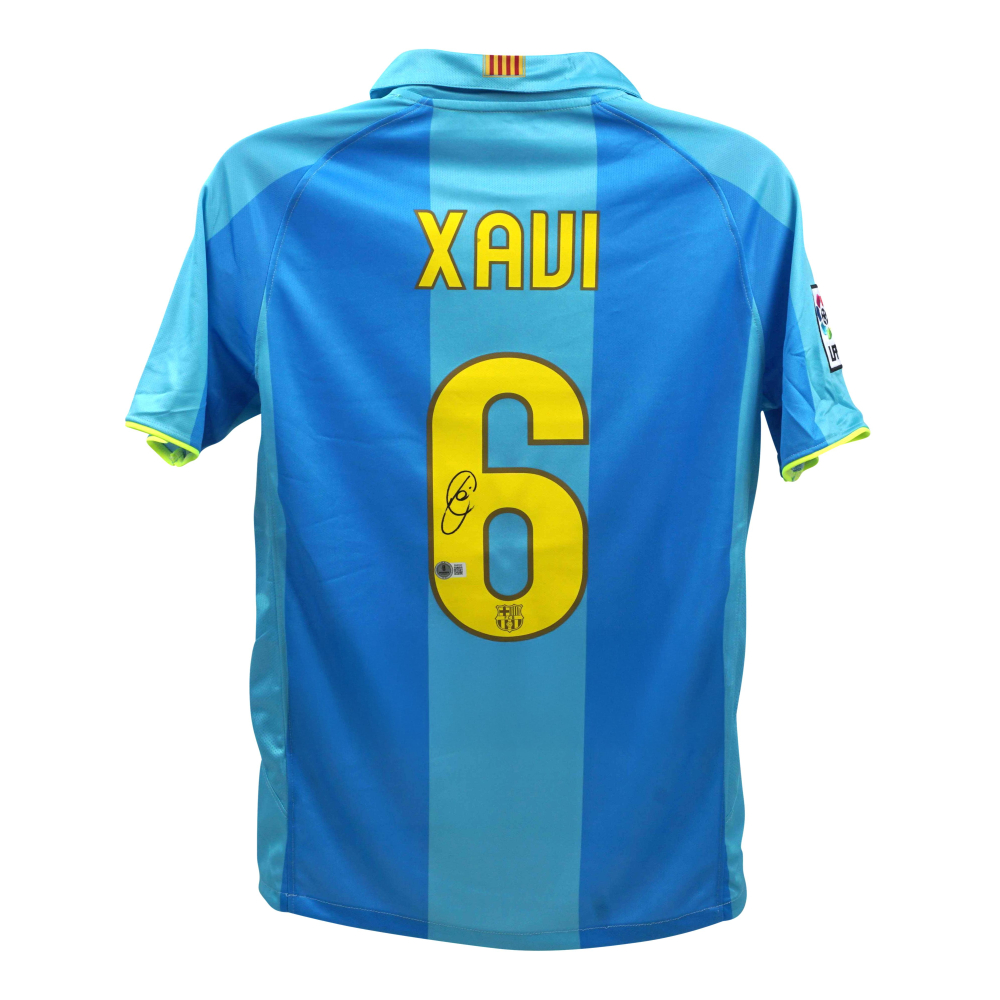 Xavi Signed Barcelona Jersey (Beckett) | Pristine Auction