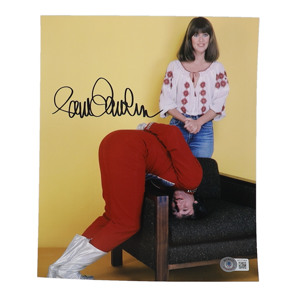 Pam Dawber Signed "Mork & Mindy" 8x10 Photo (Beckett) | Pristine Auction