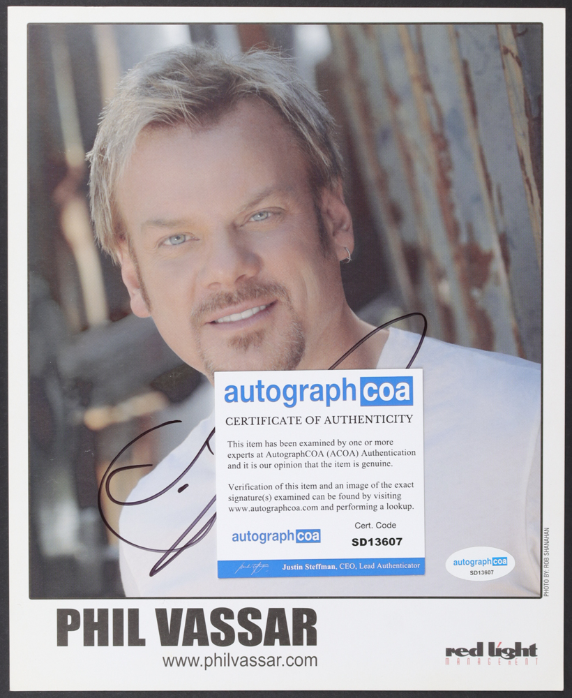 Phil Vassar Signed 8x10 Photo (AutographCOA) | Pristine Auction