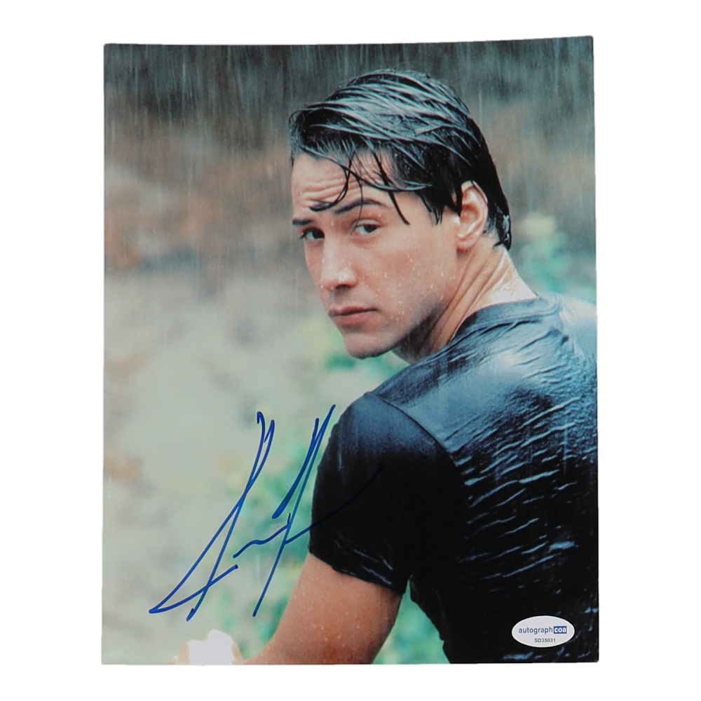 Keanu Reeves Signed 8x10 Photo (ACOA) | Pristine Auction
