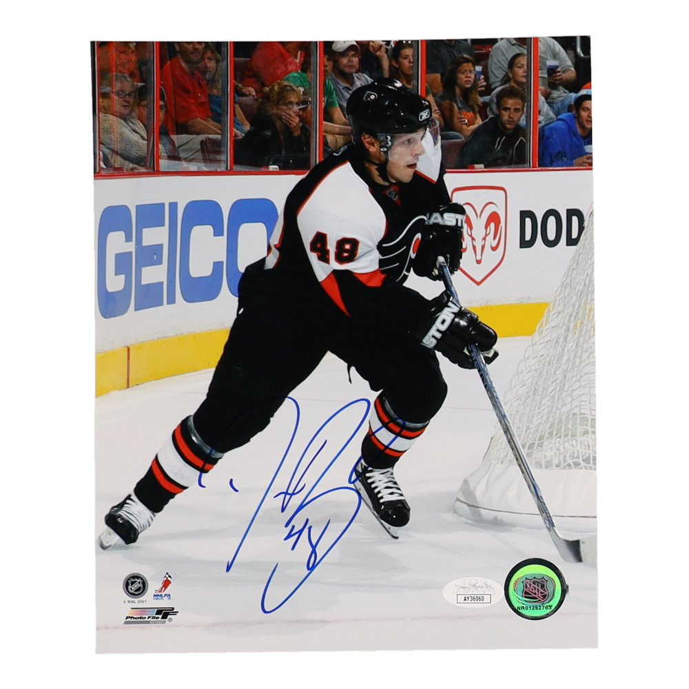 Daniel Briere Signed Flyers 8x10 Photo (JSA) | Pristine Auction