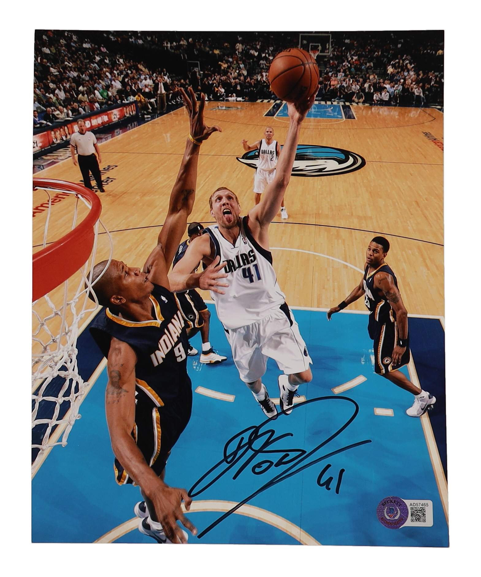 Dirk Nowitzki Signed Mavericks 8x10 Photo (Beckett) | Pristine Auction