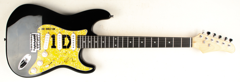 Liam Payne Signed Electric Guitar | One Direction (JSA) | Pristine Auction