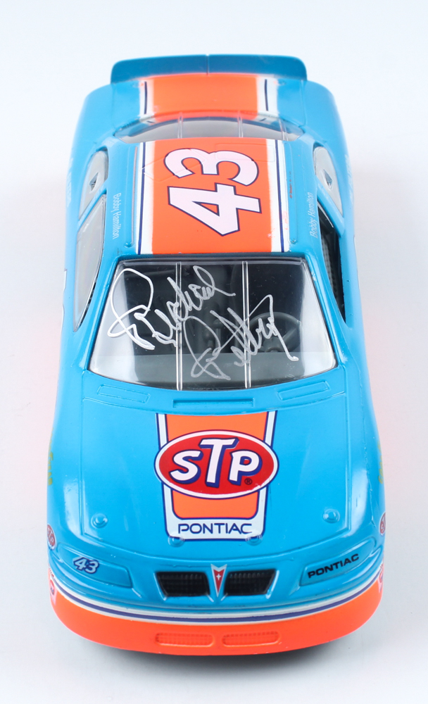 Richard Petty Signed #43 STP Pontiac 1:24 Diecast Car (PSA) | Pristine ...