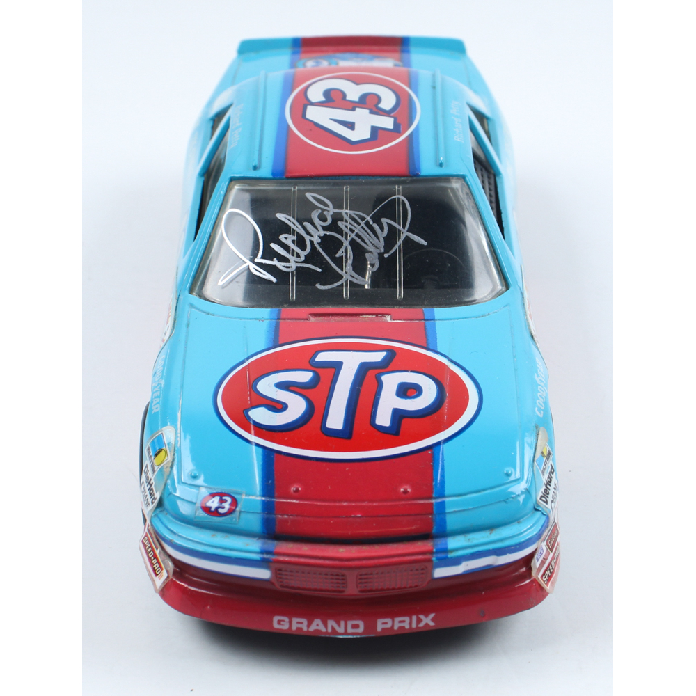 Richard Petty Signed #43 STP Pontiac 1:24 Diecast Car (PSA) | Pristine ...