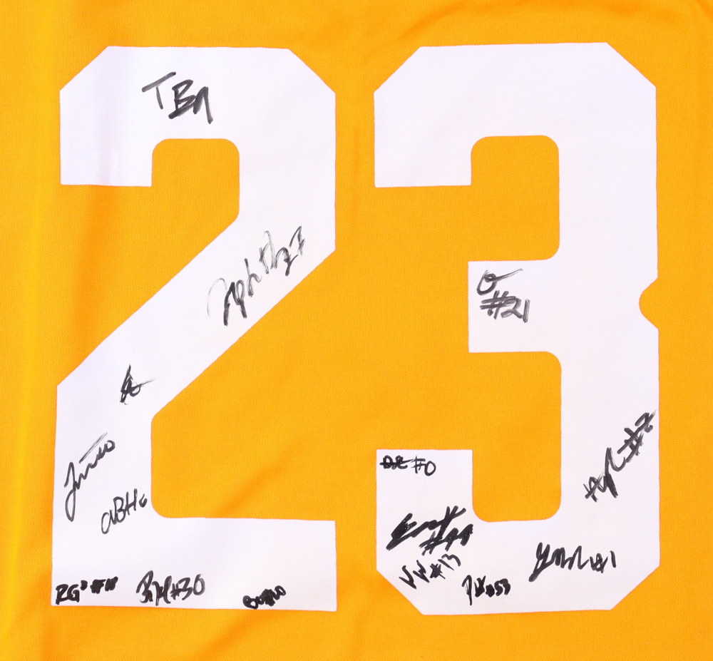 2023-24 Tennessee Volunteers Jersey Signed by (15) with Doneiko ...