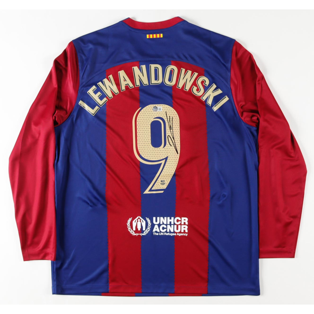 Robert Lewandowski Signed Barcelona Jersey (Beckett) | Pristine Auction