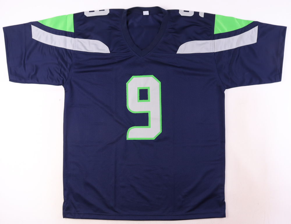 Kenneth Walker III Signed Jersey (Beckett) | Pristine Auction