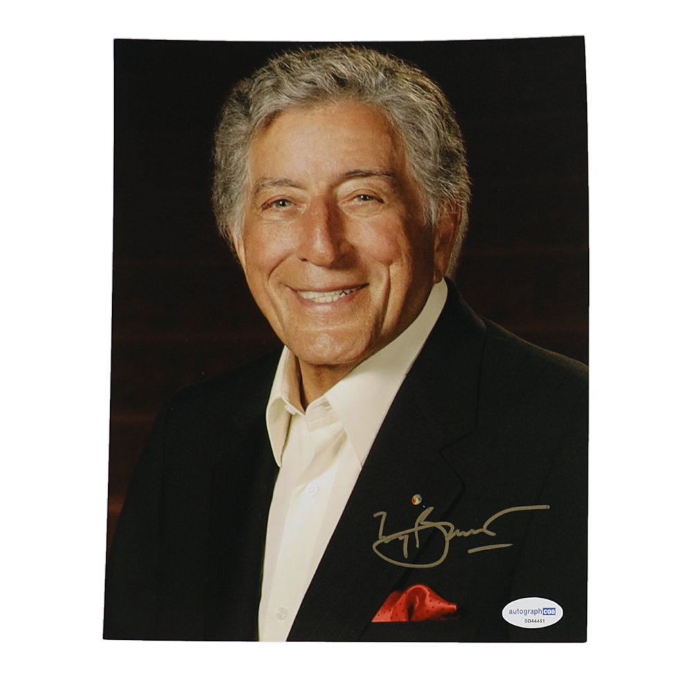 Tony Bennett Signed 8x10 Photo (AutographCOA) | Pristine Auction