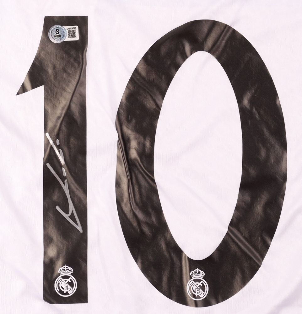 Luka Modric Signed Jersey (Beckett) | Pristine Auction