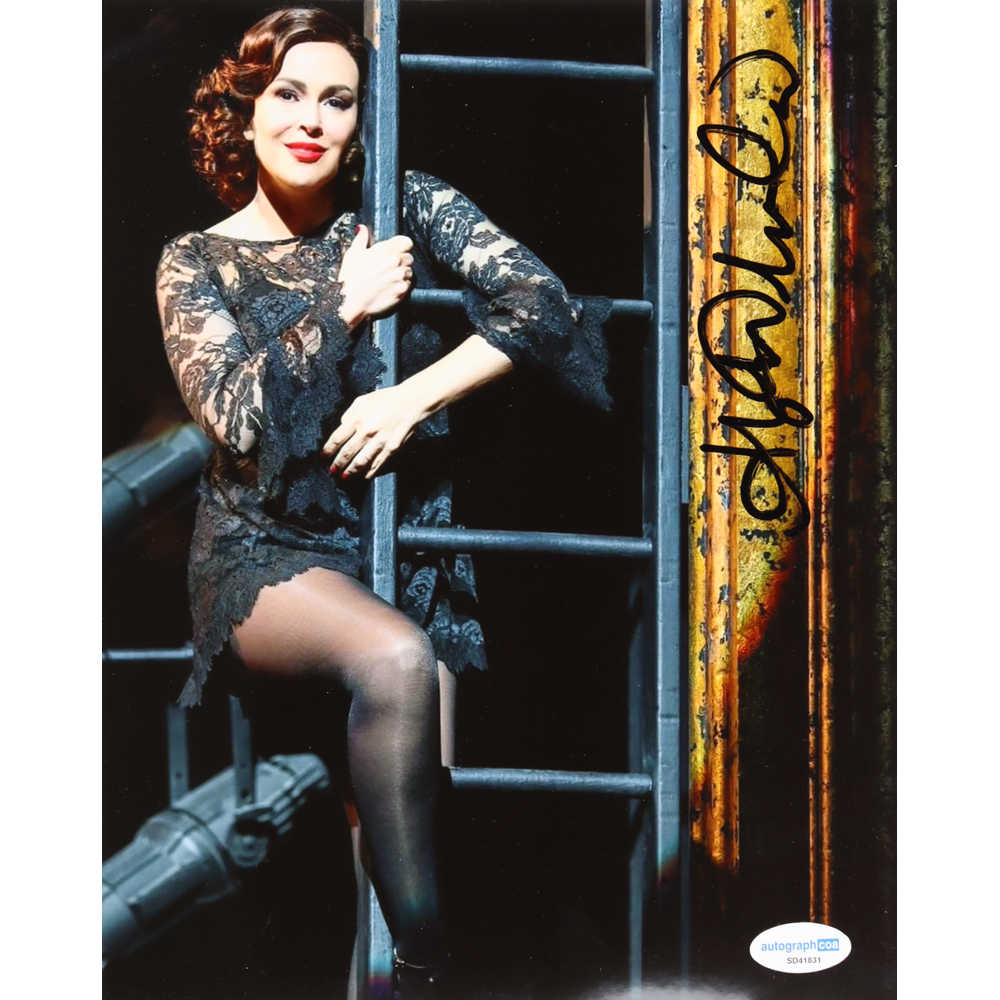 Alyssa Milano Signed "Chicago" 8x10 Photo (AutographCOA) | Pristine Auction