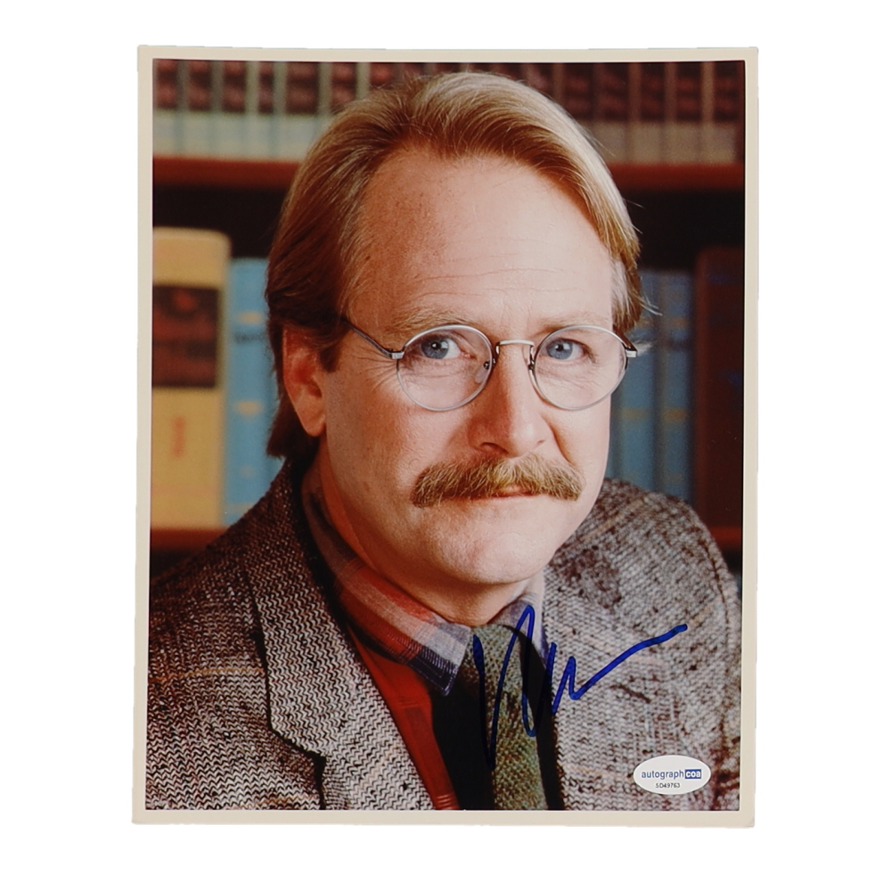 Martin Mull Signed 8x10 Photo (AutographCOA) | Pristine Auction