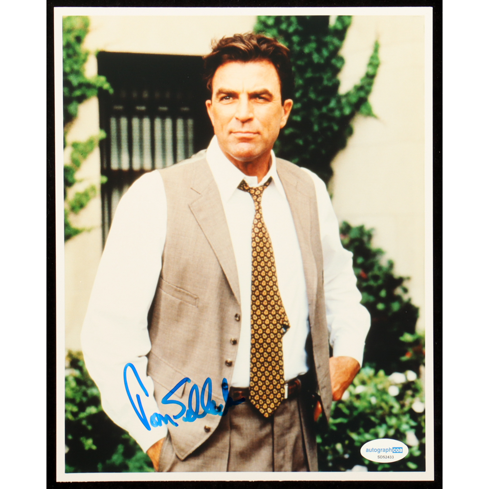 Tom Selleck Signed "Folks!" 8x10 Photo (ACOA) | Pristine Auction