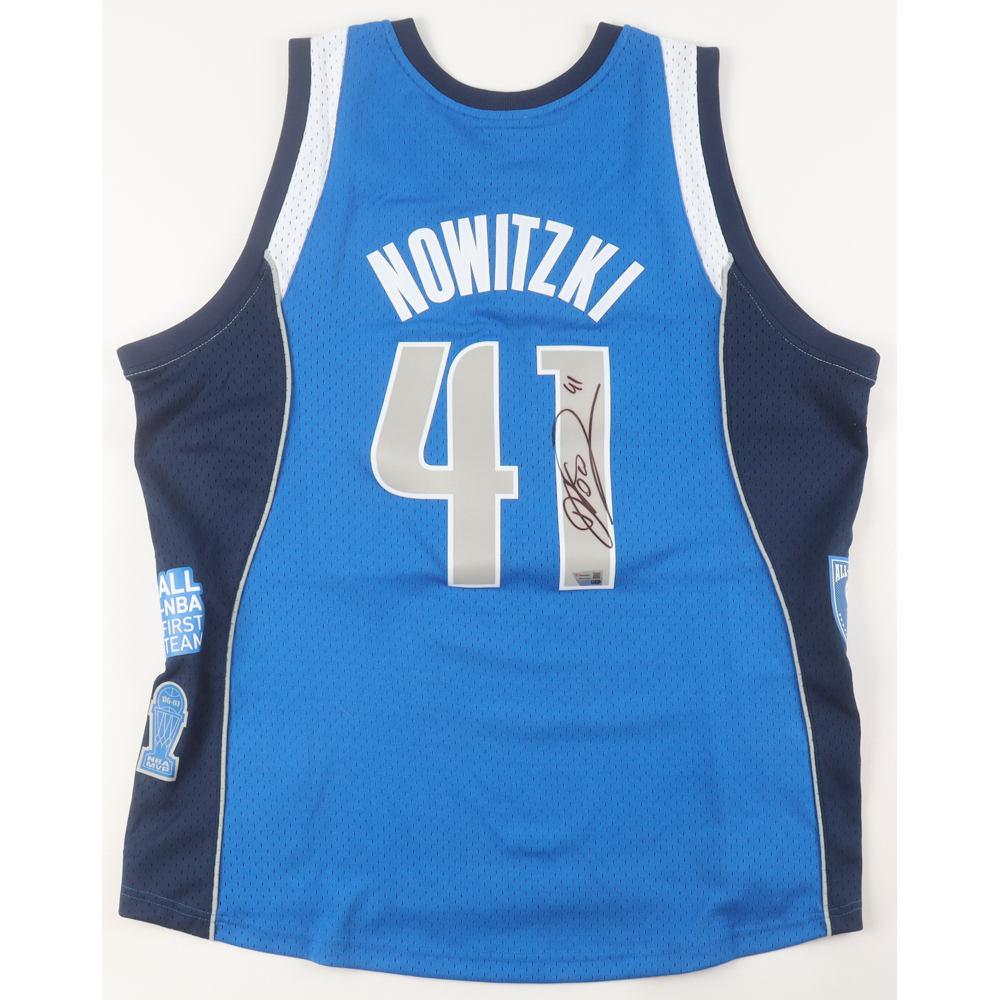 Dirk Nowitzki Signed Mavericks Jersey (Fanatics) | Pristine Auction