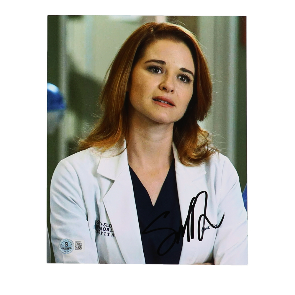 Sarah Drew Signed "Grey's Anatomy" 8x10 Photo (Beckett) | Pristine Auction