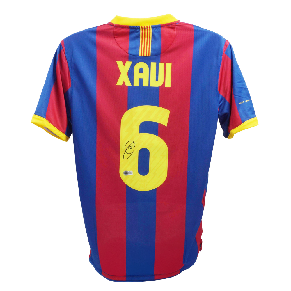 Xavi Signed Barcelona Jersey (Beckett) | Pristine Auction