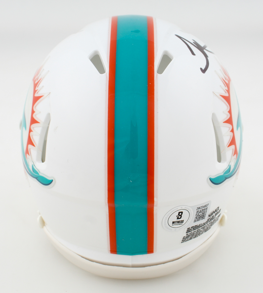 Tyreek Hill Signed Dolphins Speed Mini Helmet (Beckett) | Pristine Auction