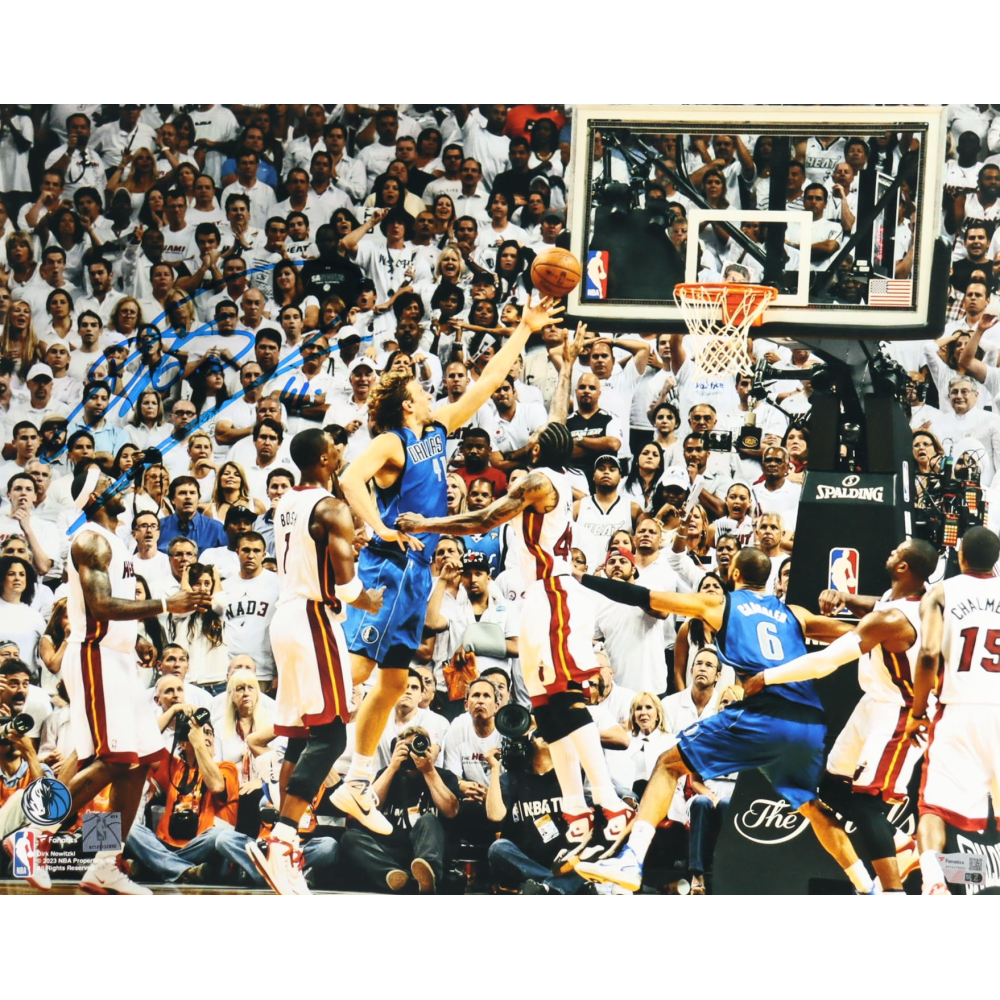 Dirk Nowitzki Signed Mavericks 16x20 Photo (Fanatics) | Pristine Auction
