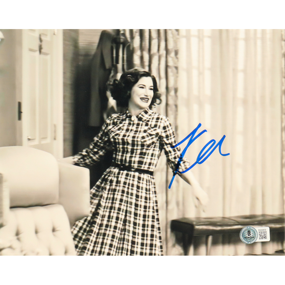 Kathryn Hahn Signed "Wanda Vision" 8x10 Photo (Beckett) | Pristine Auction