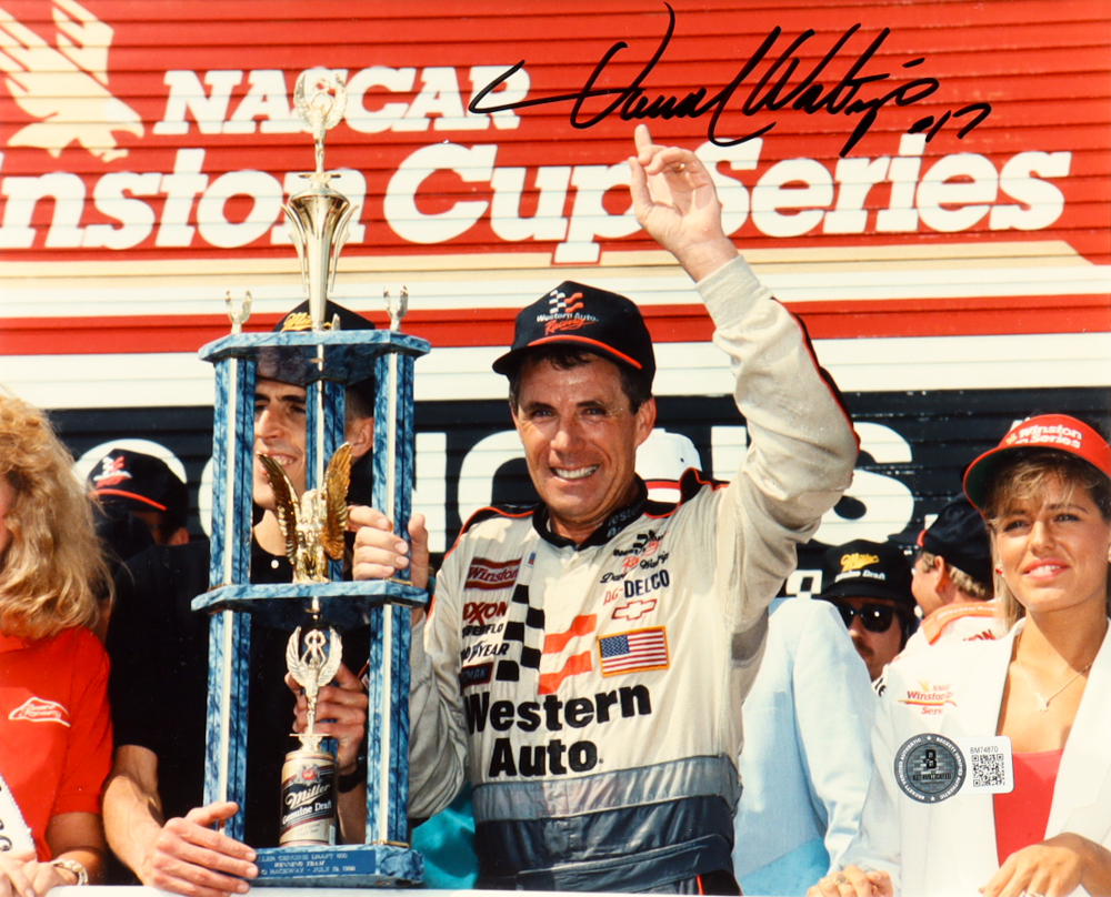 Darrell Waltrip Signed NASCAR 8x10 Photo (Beckett) | Pristine Auction