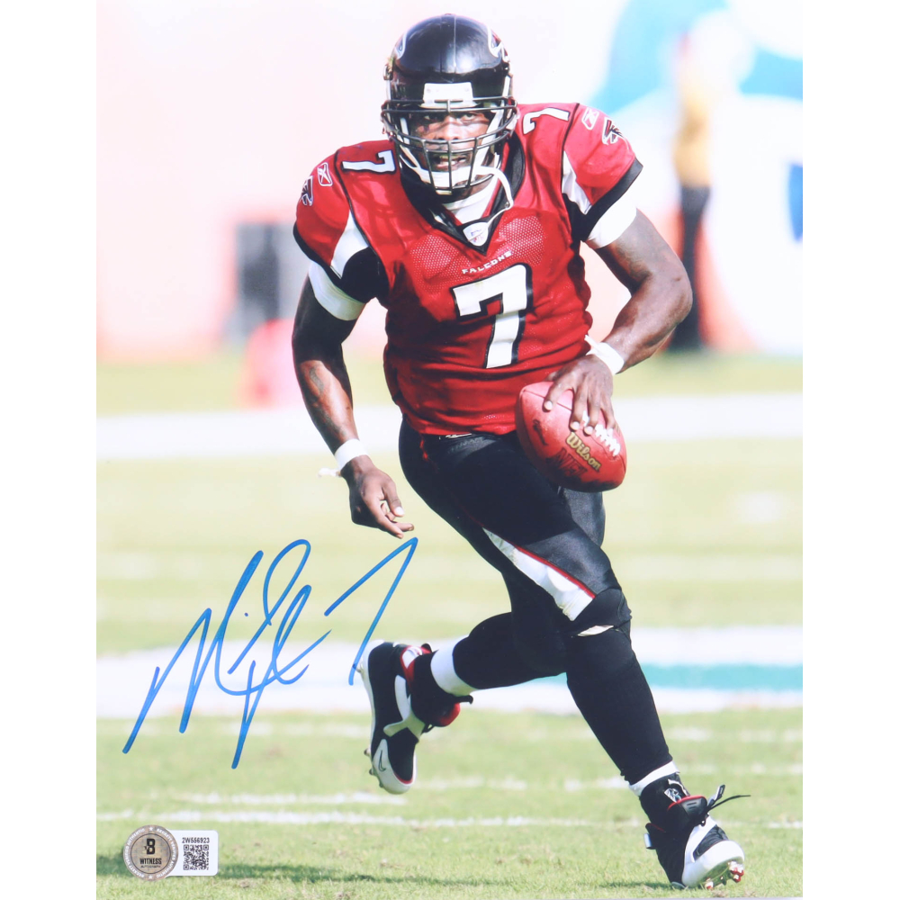 Michael Vick Signed Falcons 8x10 Photo (Beckett) | Pristine Auction