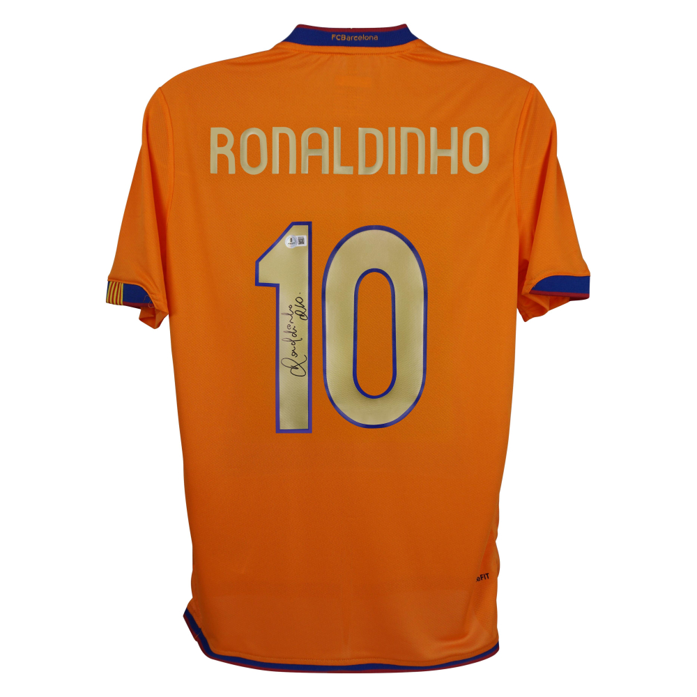 Ronaldinho Signed Barcelona Jersey (Beckett) | Pristine Auction