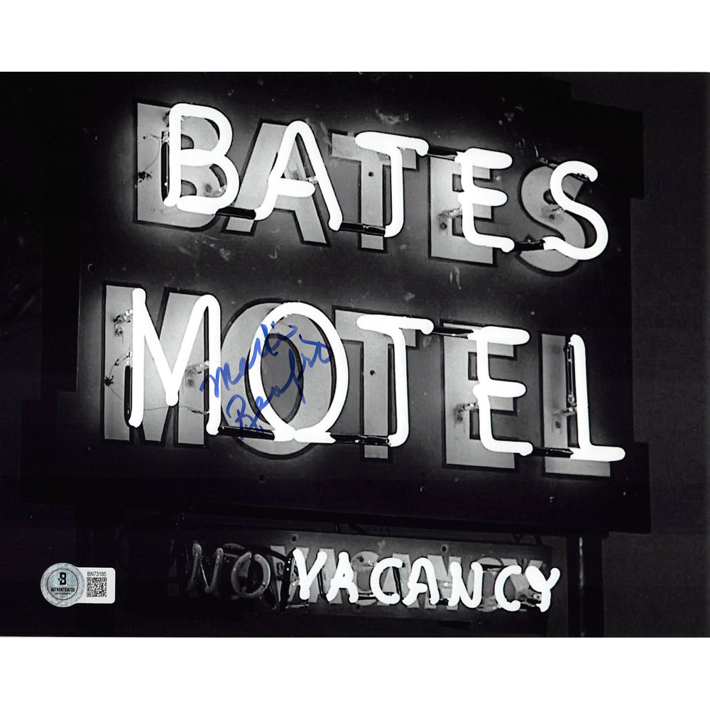 Marli Renfro Signed "Psycho" 8x10 Photo (Beckett) | Pristine Auction
