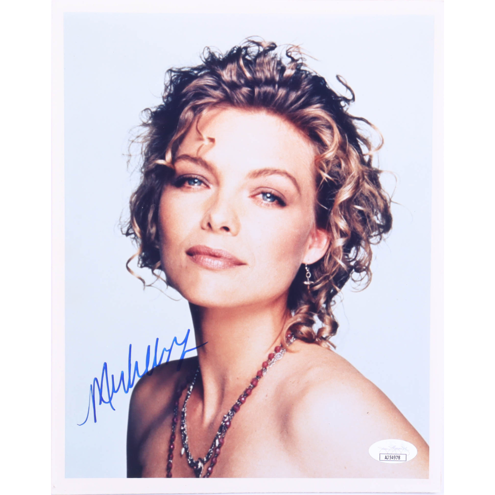 Michelle Pfeiffer Signed 8x10 Photo (JSA) | Pristine Auction