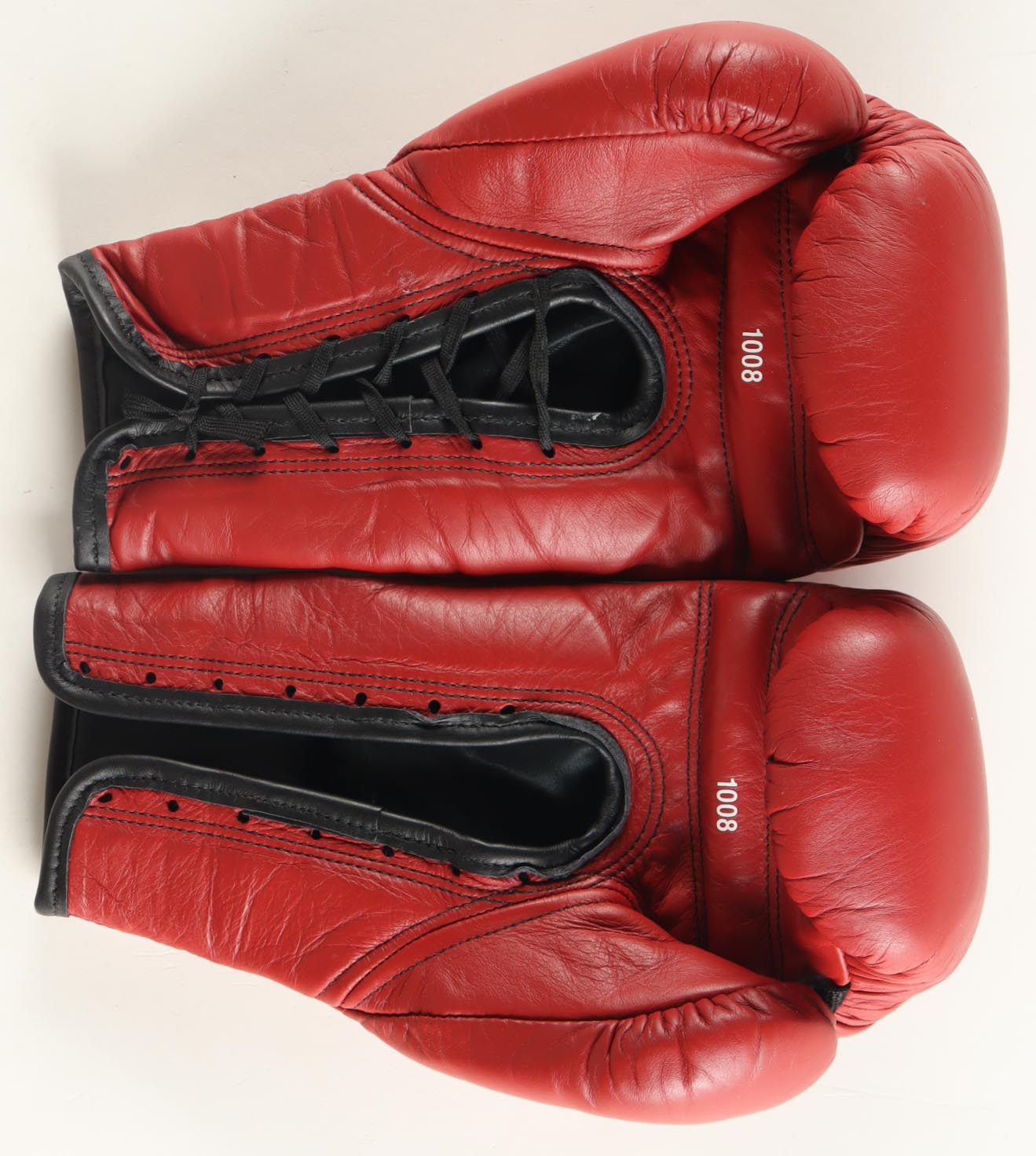Mike Tyson Signed Vintage Everlast Boxing Glove with Wood Display Case ...