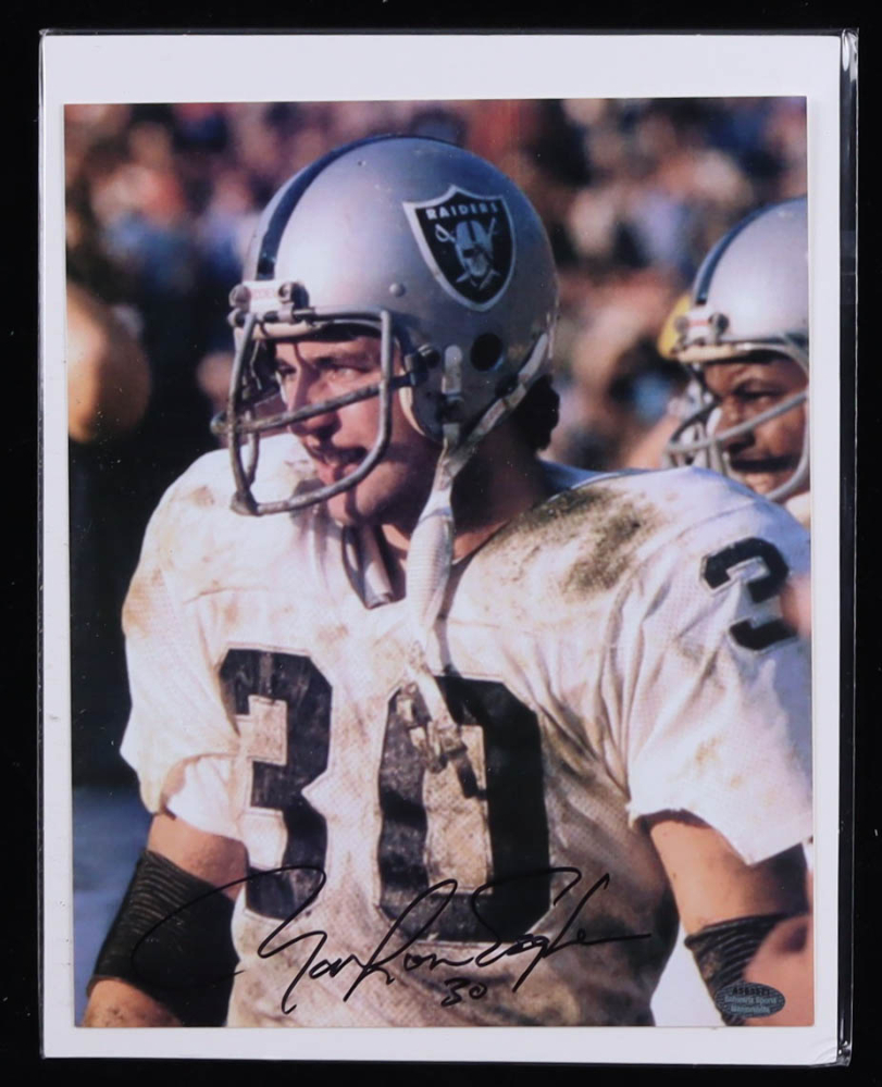 Mark Van Eeghen Signed Raiders 8x10 Photo (Schwartz) | Pristine Auction