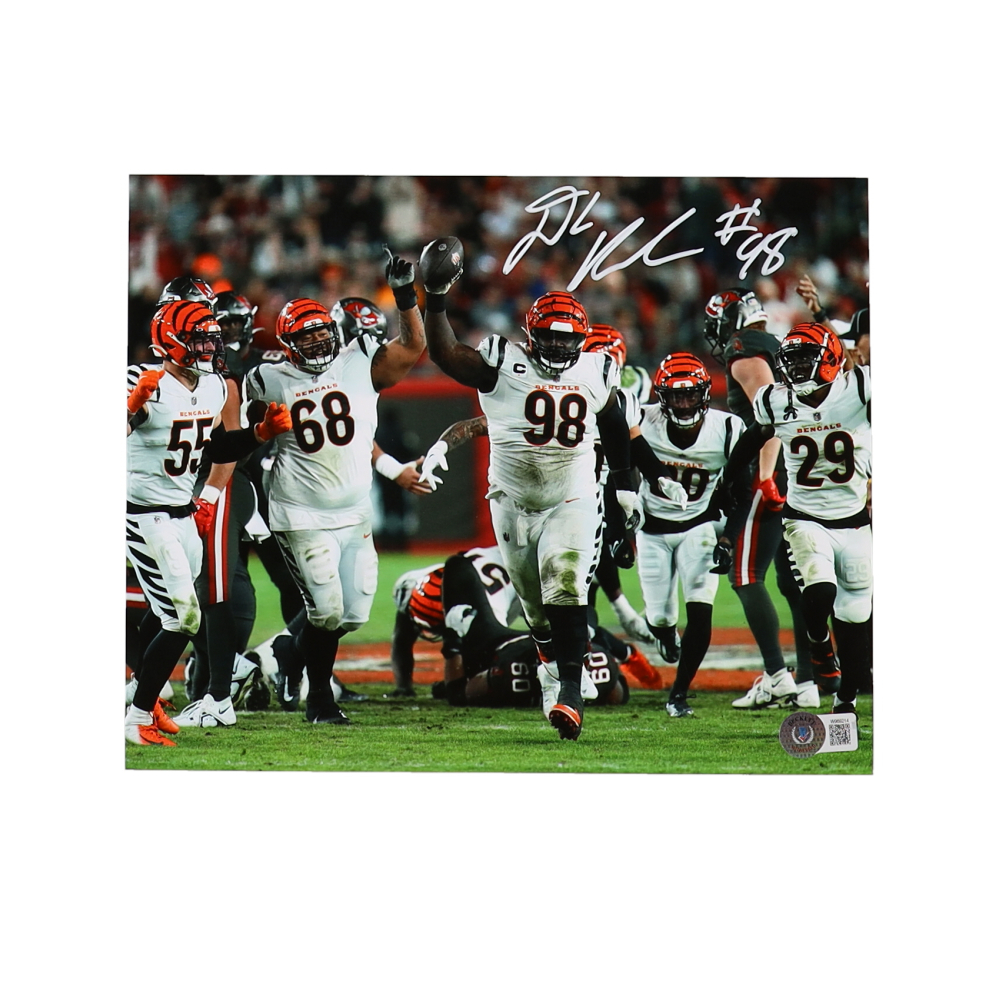 DJ Reader Signed Bengals 8x10 Photo (Beckett) | Pristine Auction