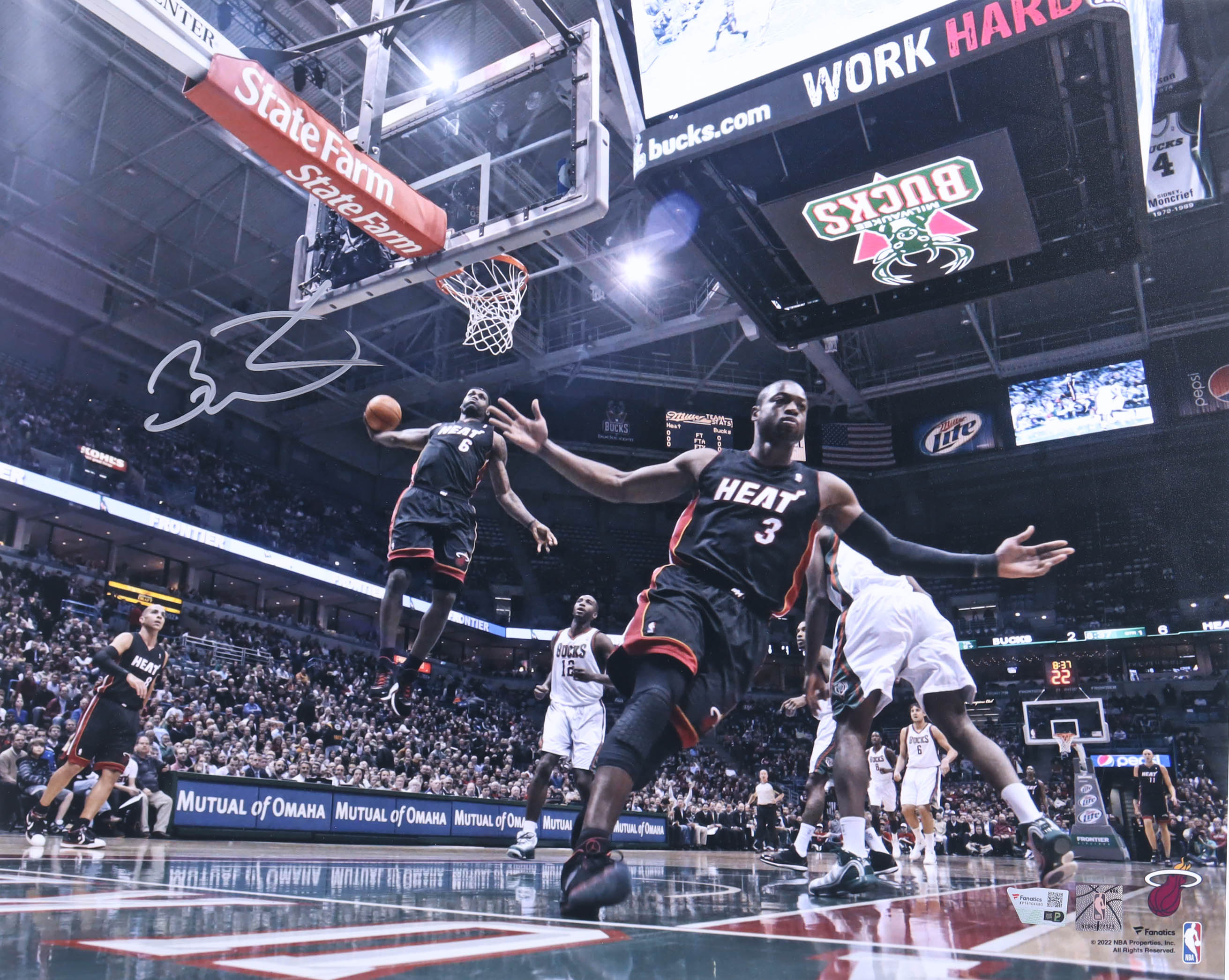 Dwayne Wade Signed Heat 16x20 Photo (Fanatics) | Pristine Auction