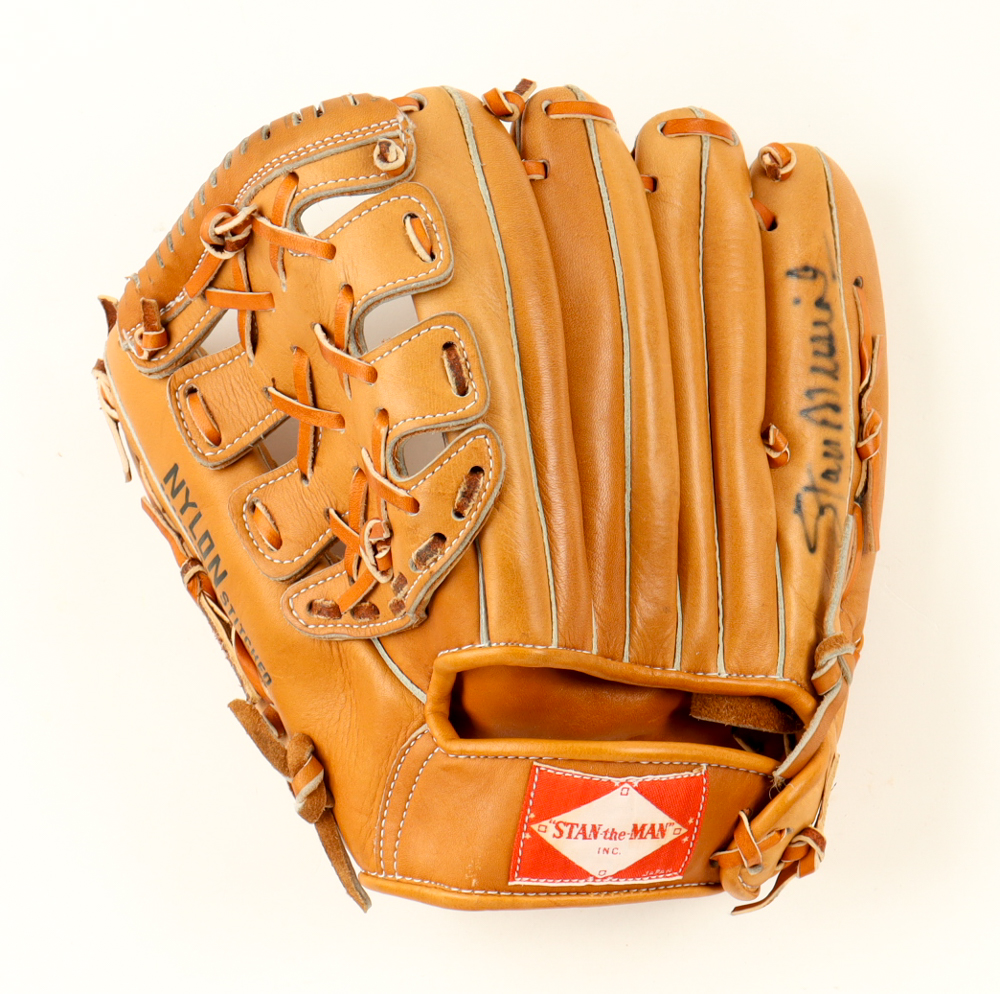Stan Musial Signed "Stan The Man" Glove With Nameplate Acrylic Display ...