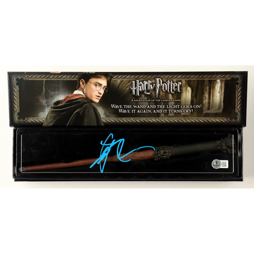 Daniel Radcliffe Signed "Harry Potter" Wand With Original Box (Beckett ...
