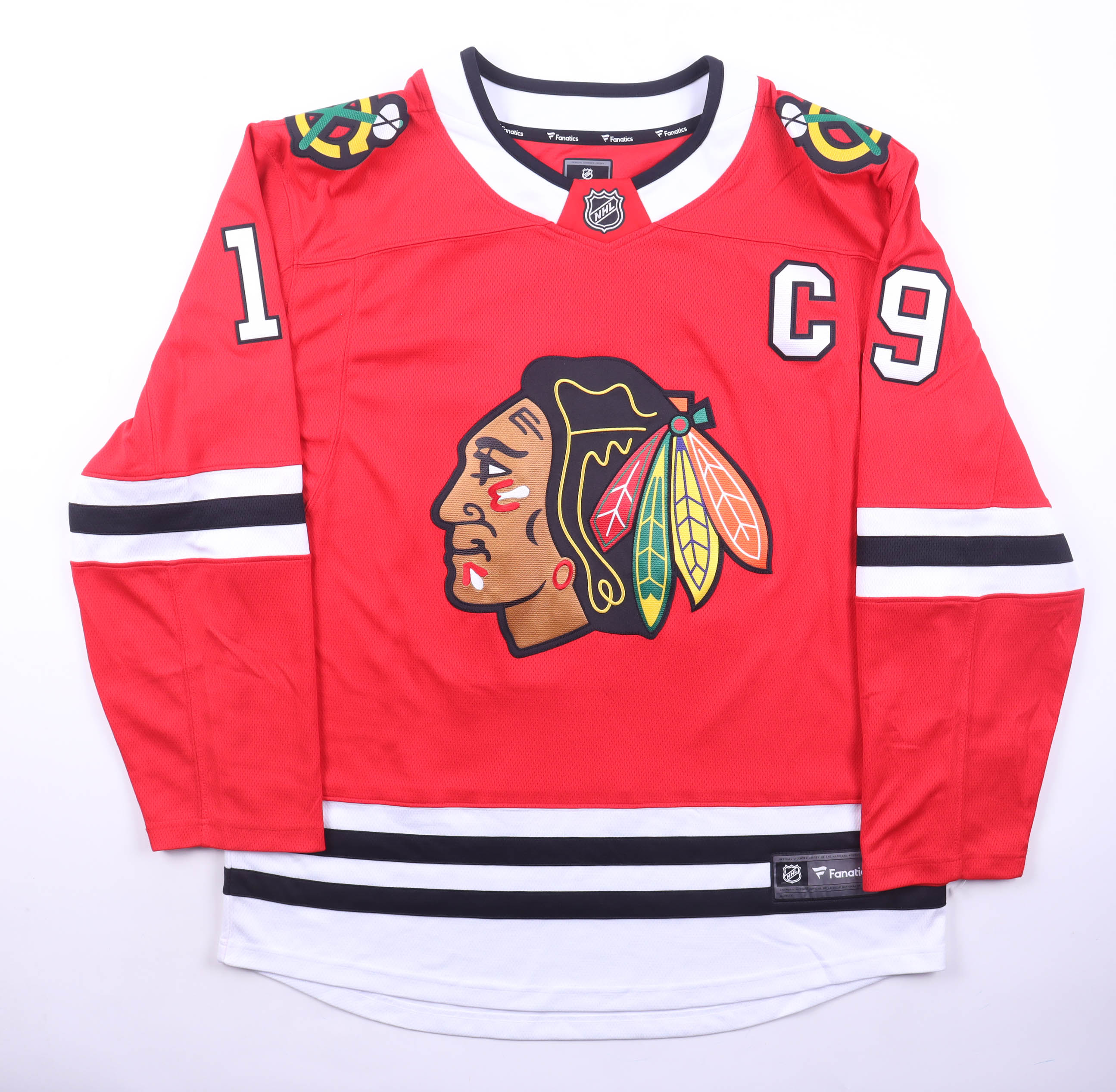 Jonathan Toews Signed Blackhawks Captain Jersey (Beckett) | Pristine ...