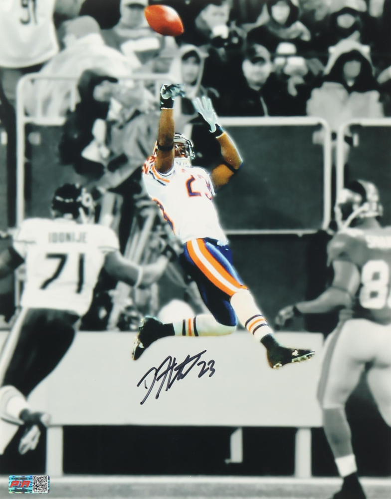 Devin Hester Signed Bears 11x14 Photo (PIA) | Pristine Auction