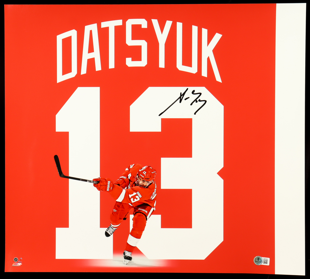 Pavel Datsyuk Signed Red Wings 18x20 Photo (Beckett) | Pristine Auction