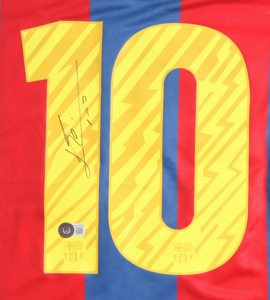 Lionel Messi Signed FC Barcelona Jersey (Beckett) | Pristine Auction