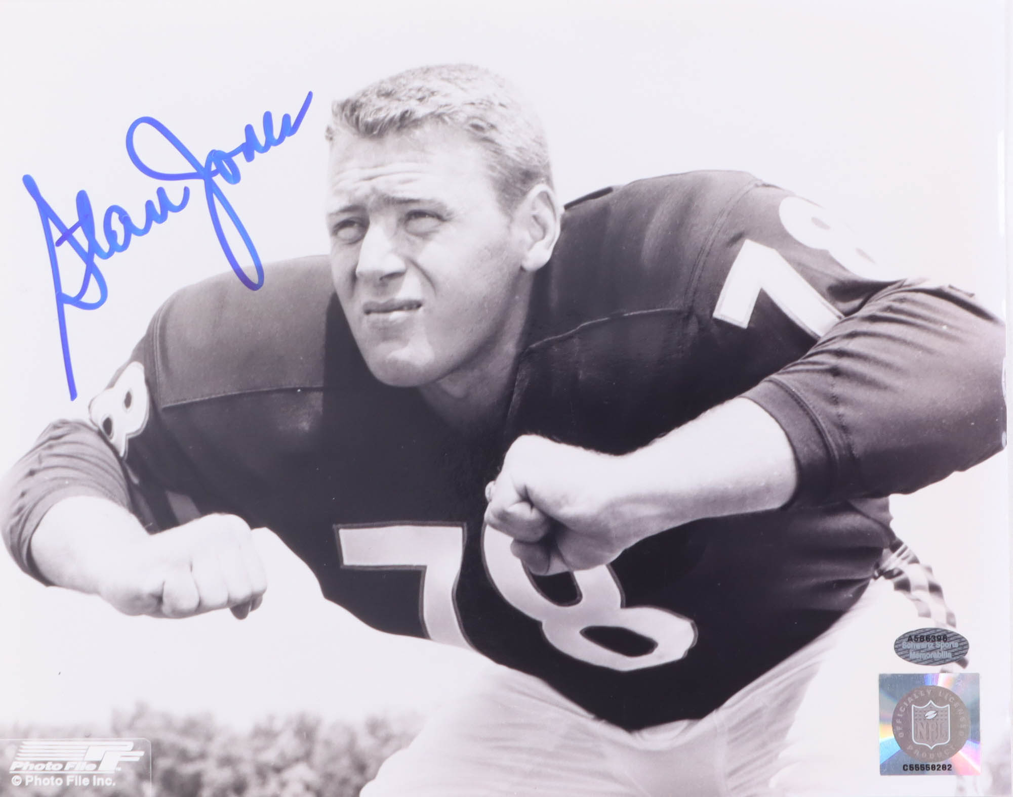Stan Jones Signed Bears 8x10 Photo (Schwartz) | Pristine Auction