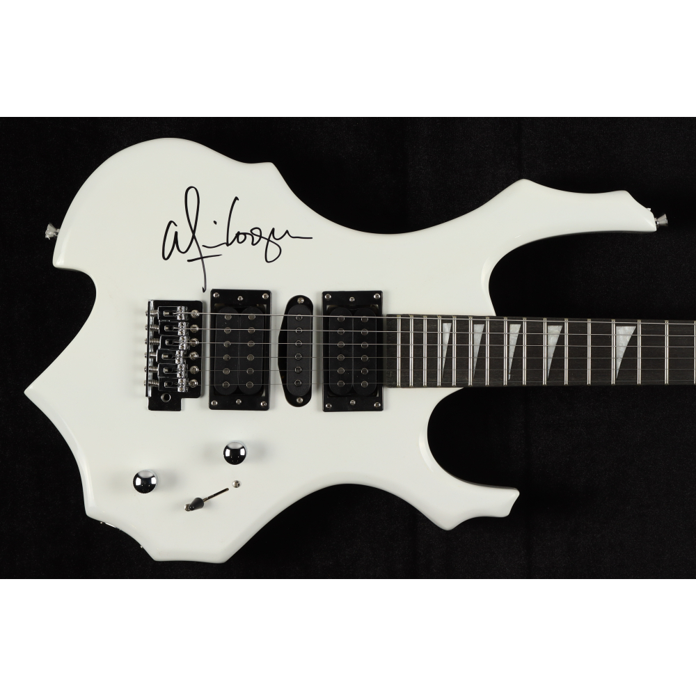 Alice Cooper Signed Full-Size Electric Guitar (Beckett) | Pristine Auction